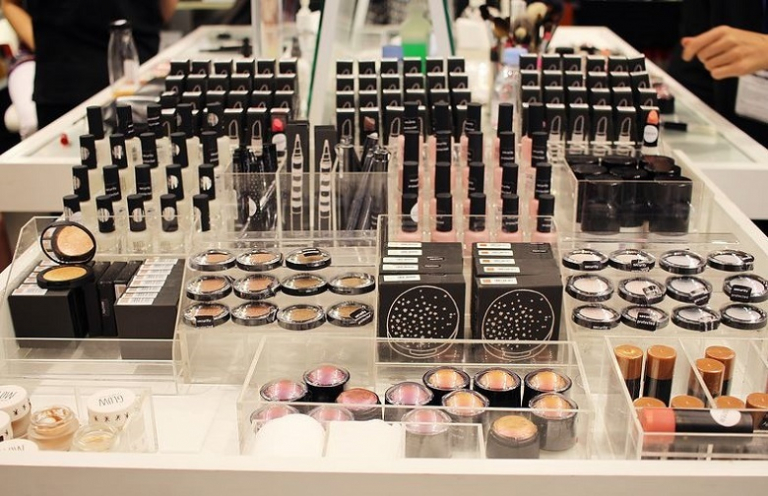 High-End Fashion and Makeup Collections: A Marketing Scheme to 2021?