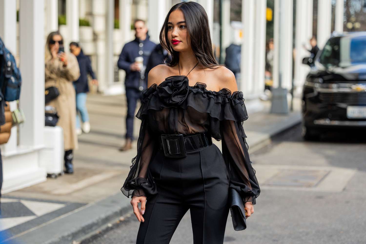 Off-The-Shoulder Look: Feel Comfy and Confident in 2021